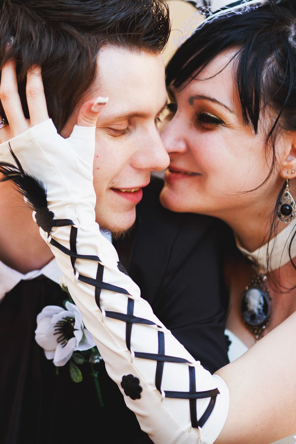 Goth Girl Dating Tips: Everything You Need to Know - WithLoveLive