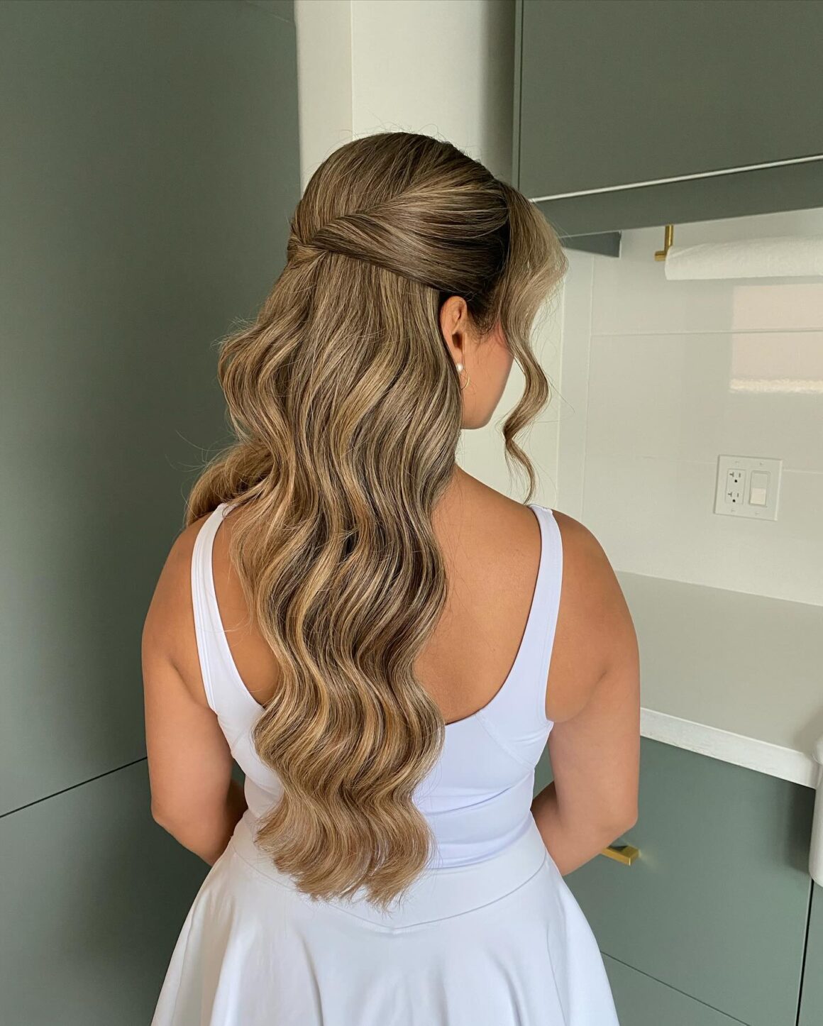 15 Half Up Half Down Bridal Hairstyle Ideas - WithLoveLive