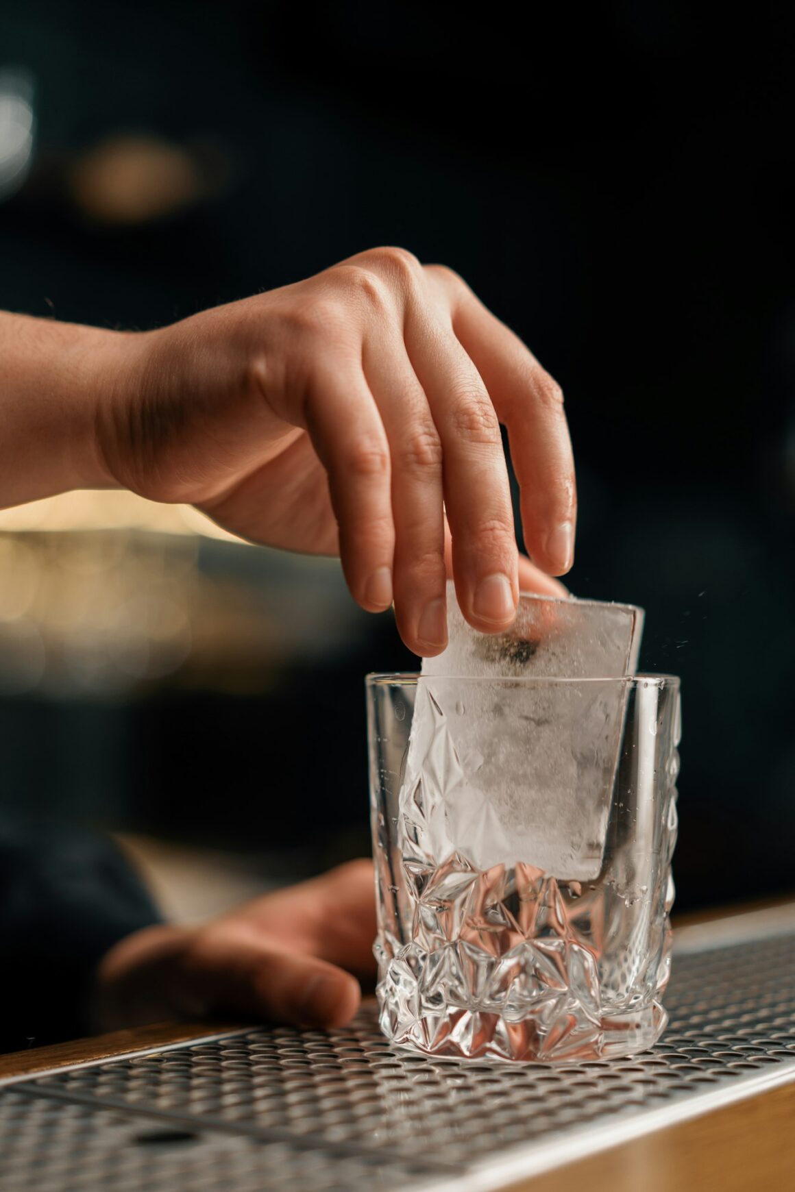5 Useful Tips to Remove Wedding Ring Stuck on Finger - WithLoveLive