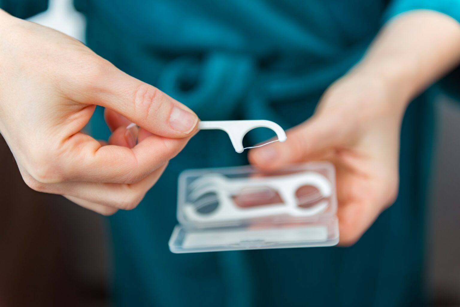 5 Useful Tips to Remove Wedding Ring Stuck on Finger - WithLoveLive