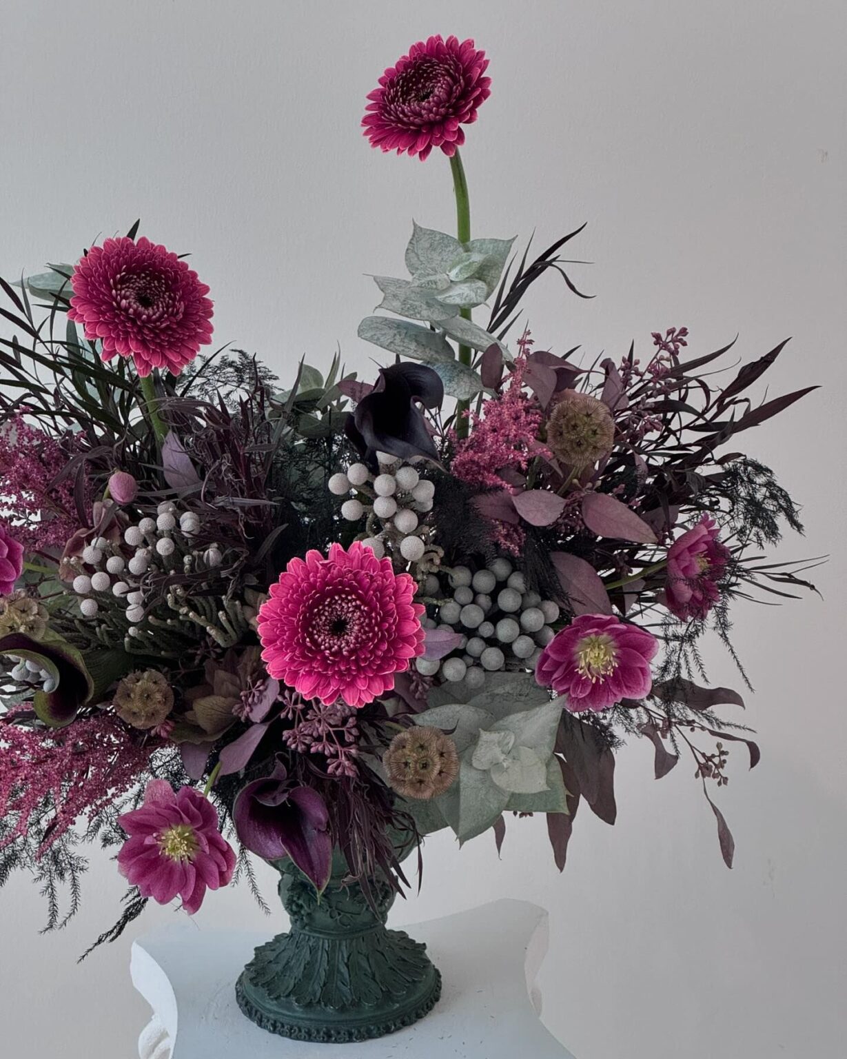 17 Winter Floral Arrangement Ideas - WithLoveLive