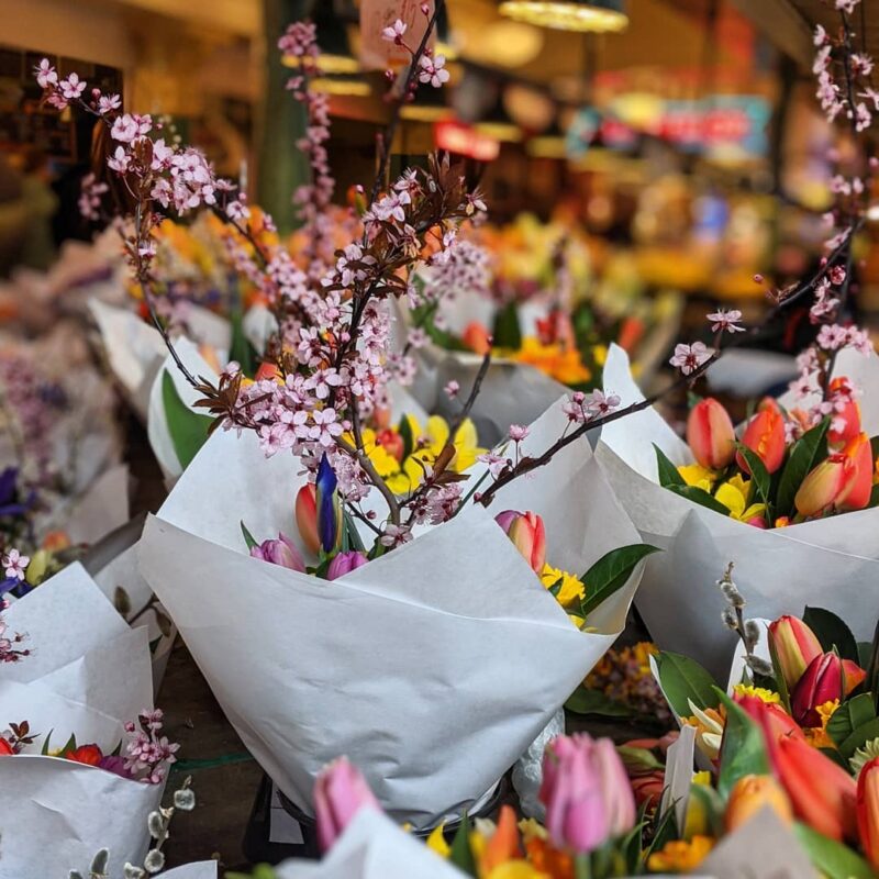 19 Spring Floral Arrangement Ideas - WithLoveLive