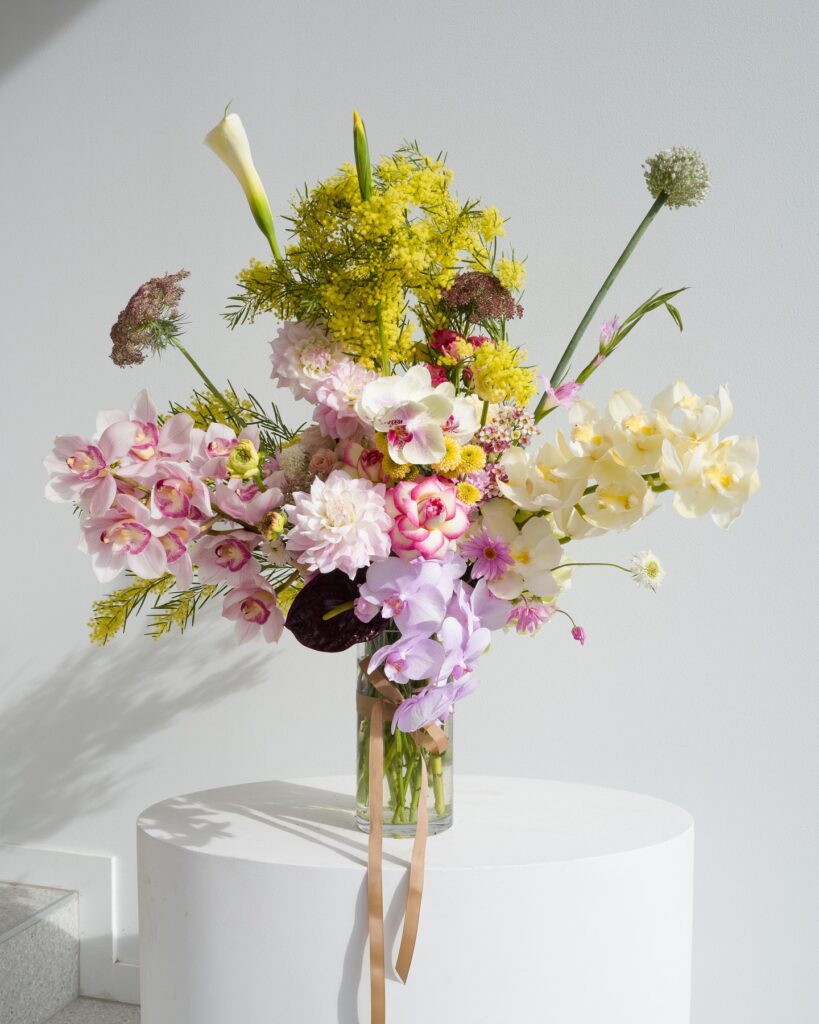 15 Creative Flower Arrangement Ideas - WithLoveLive