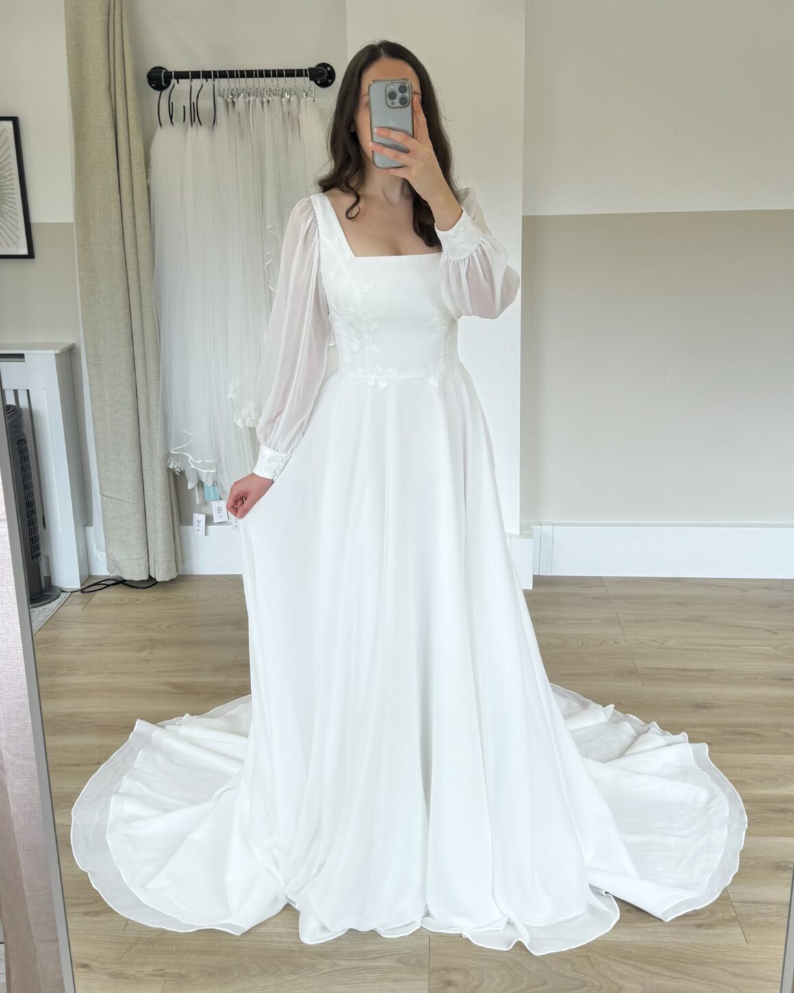 19 Beautiful Minimal Wedding Dress Ideas - WithLoveLive