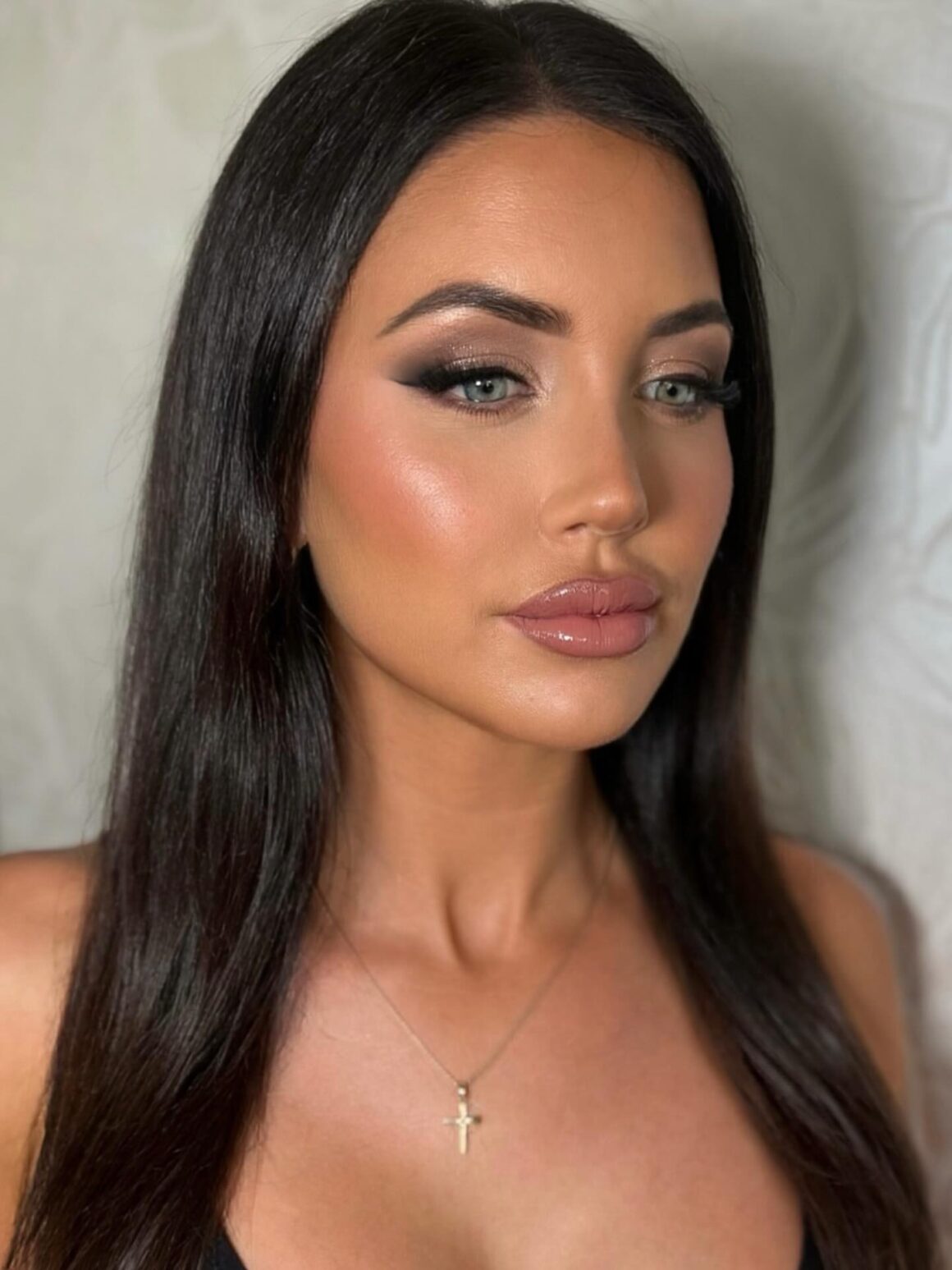 14 Natural Glowy Wedding Makeup Ideas - WithLoveLive