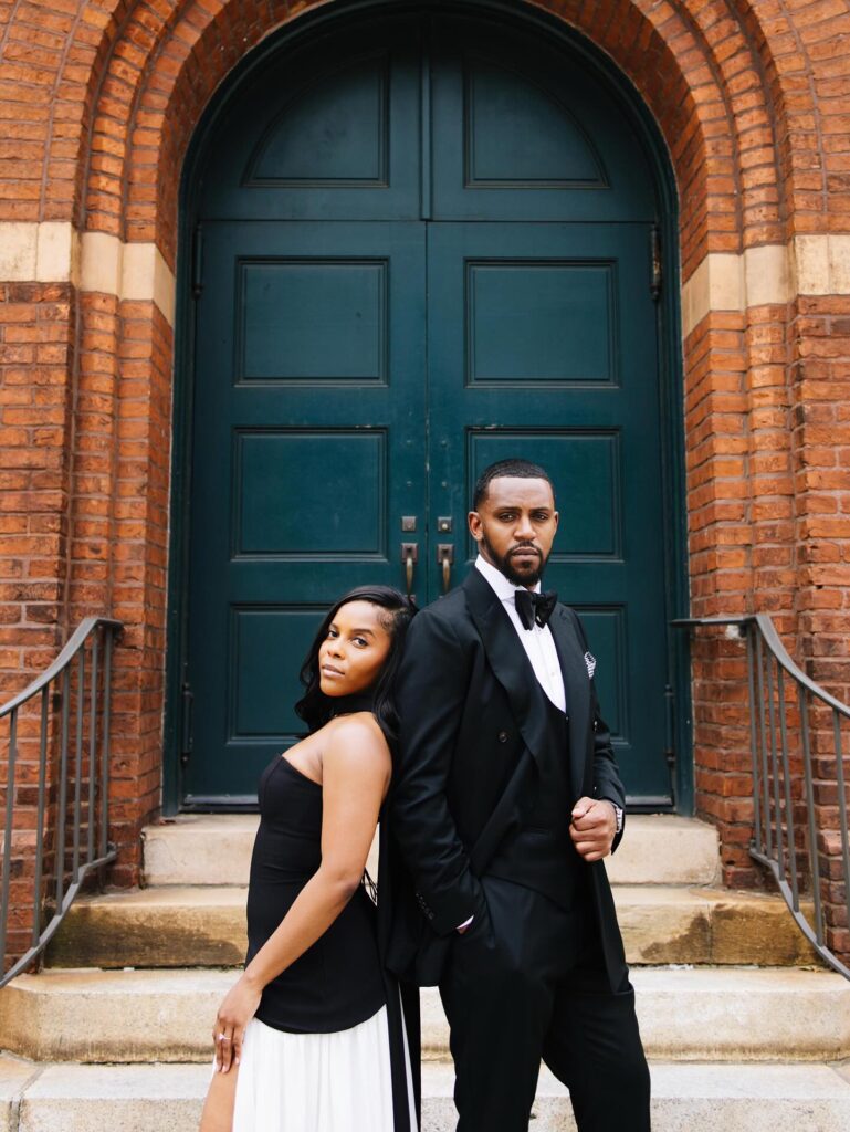 17 Beautiful Engagement Pose Ideas You Can Copy Now - WithLoveLive