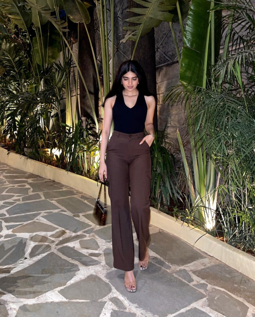 15 Chic Coffee Brown Pants Outfit Ideas for Women - WithLoveLive