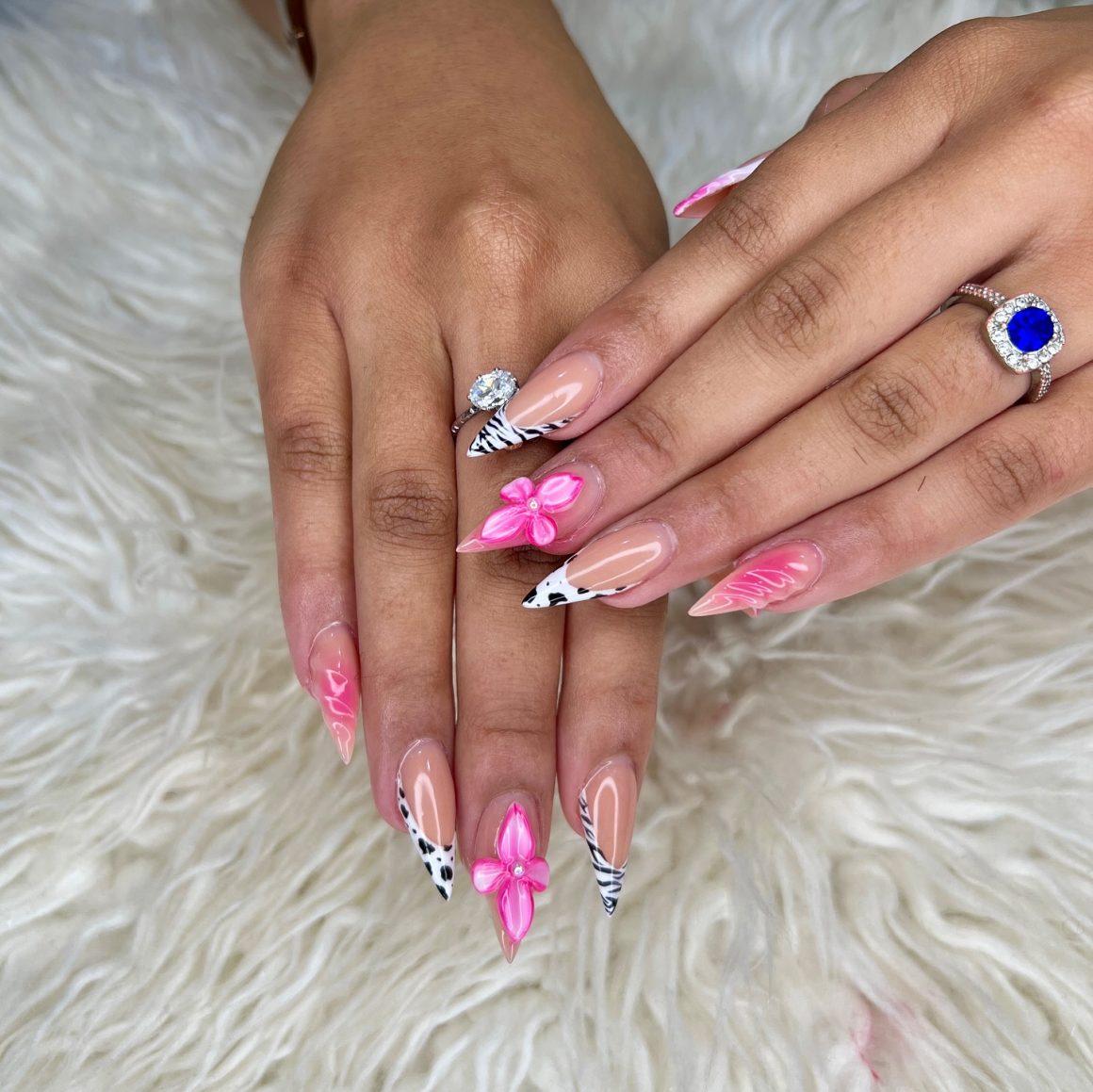 22 Stylish and Bold Short Stiletto Nails Designs - WithLoveLive
