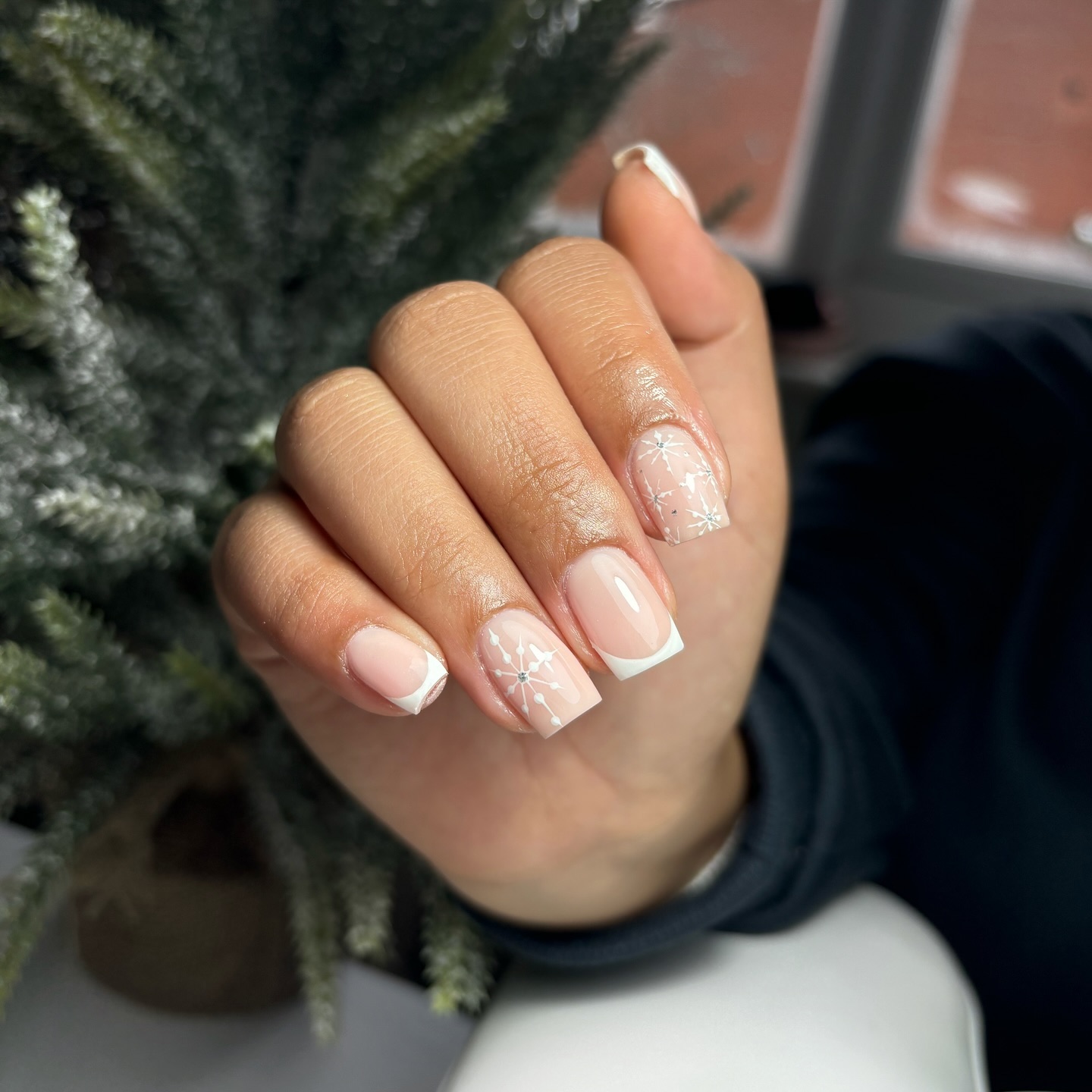 19 Cute Short Winter Nails Designs for a Fresh Look - WithLoveLive