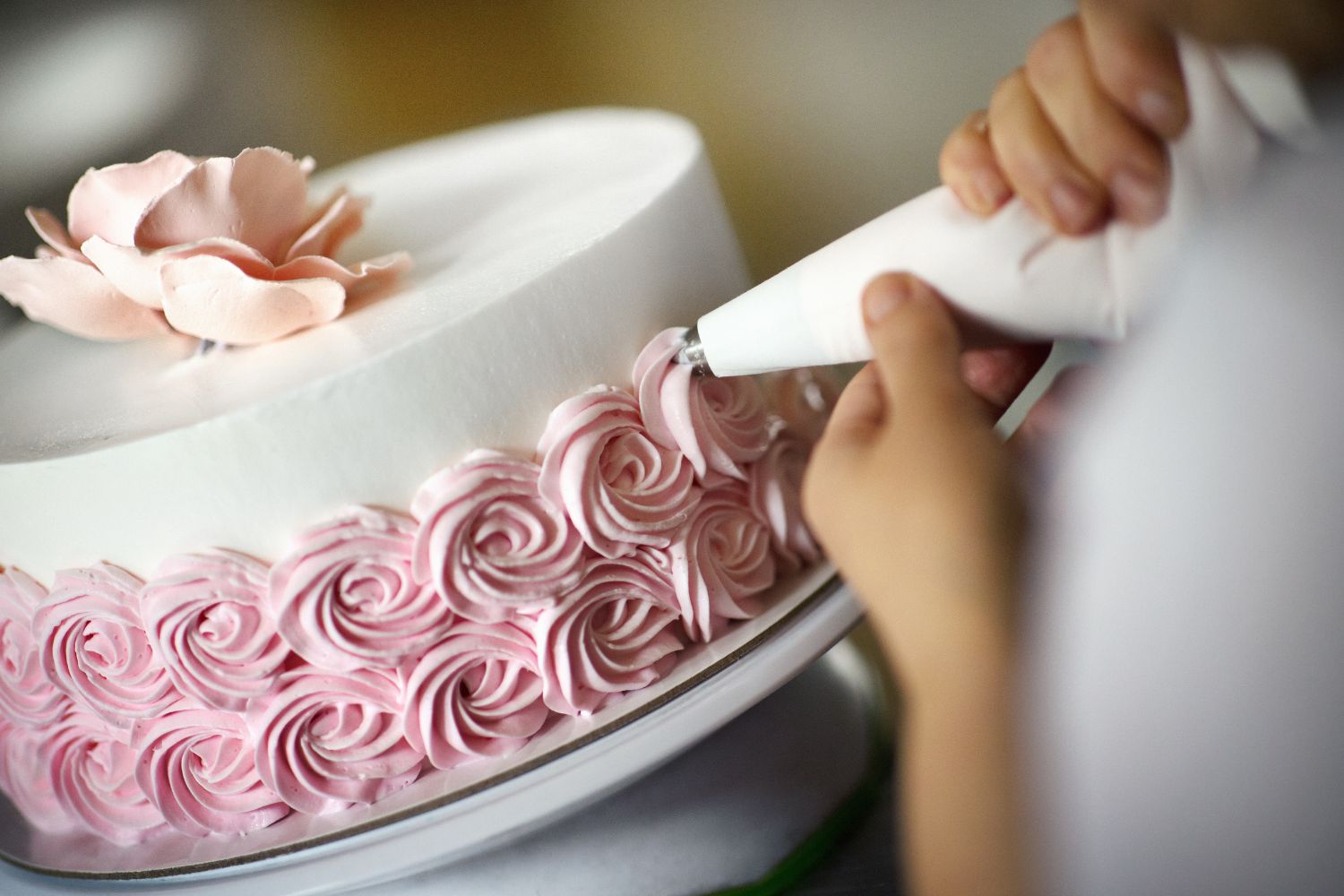 16 Easy Homemade Cake Decorating Ideas - WithLoveLive