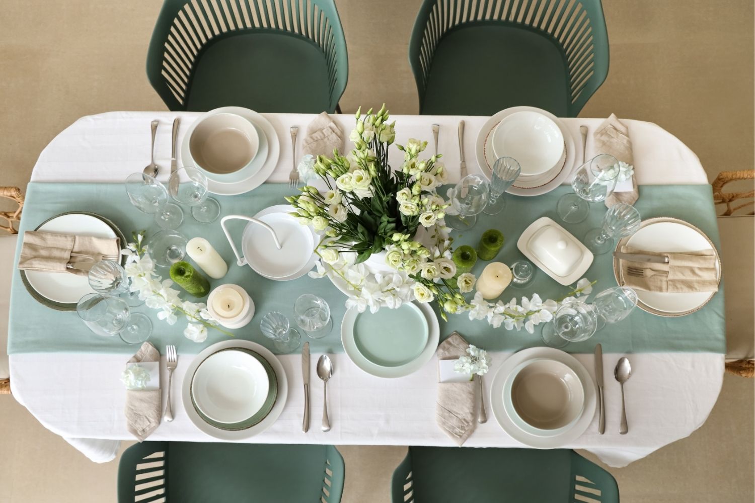 12 Cute Green And White Wedding Table Decor Ideas - WithLoveLive